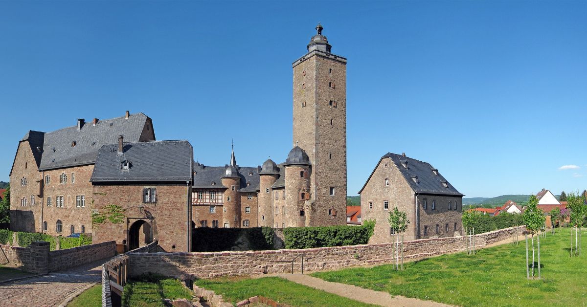 Discover Castles Near Frankfurt: Palaces by the Rhine
